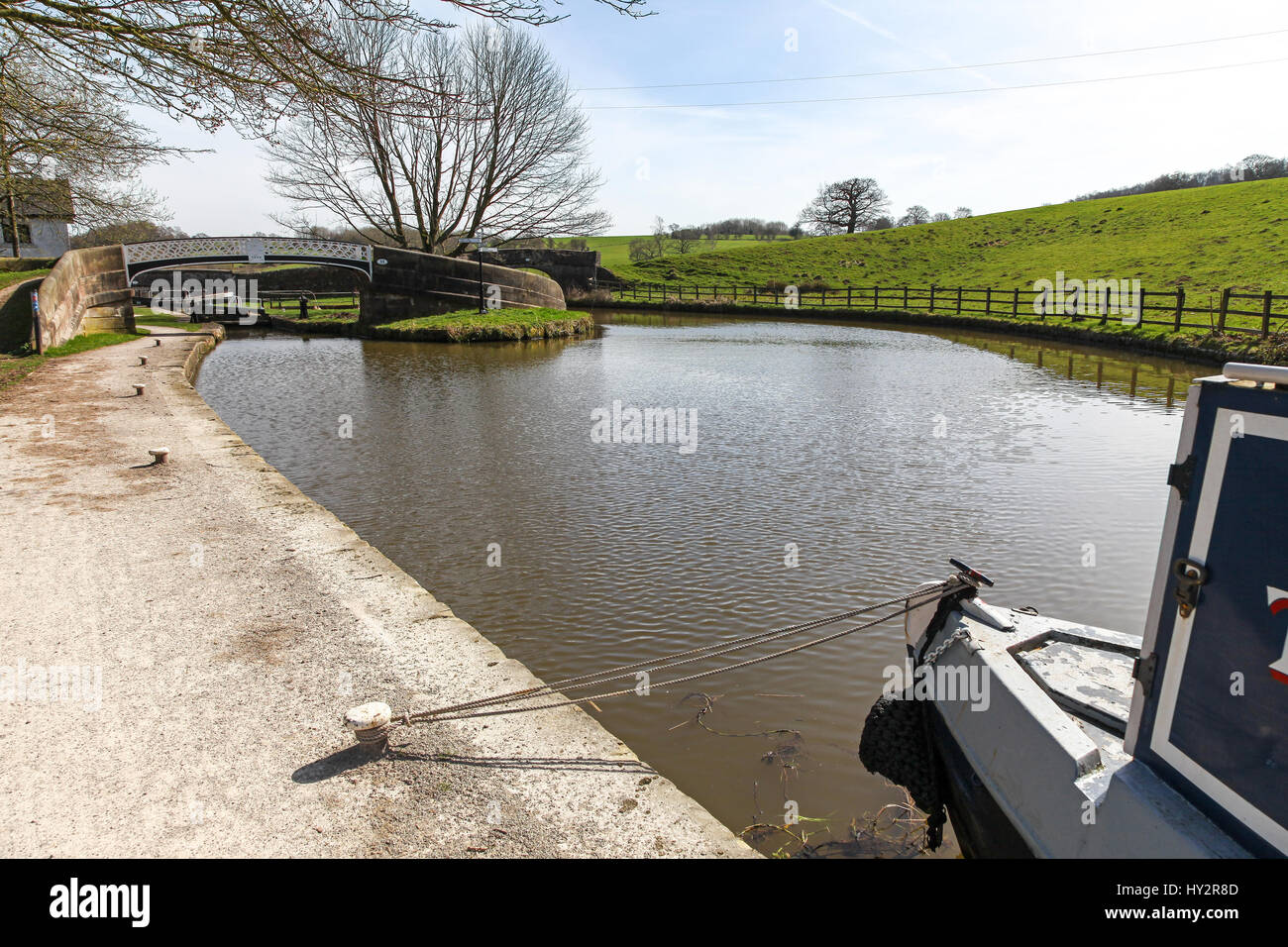 Leek staffordshire canal hi-res stock photography and images - Alamy