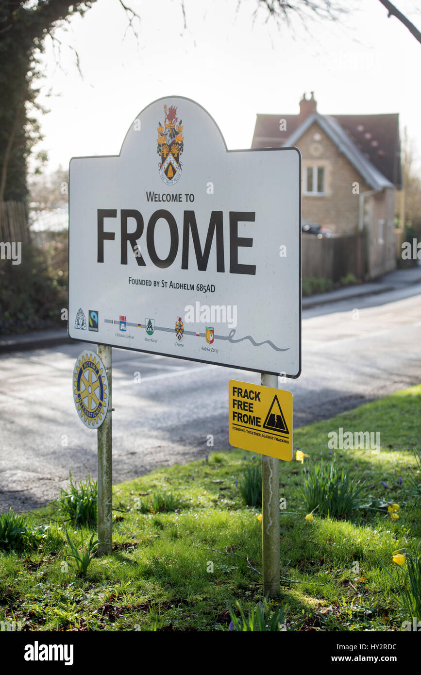 Sign on the approach to the town of Frome in Somerset UK Stock Photo ...