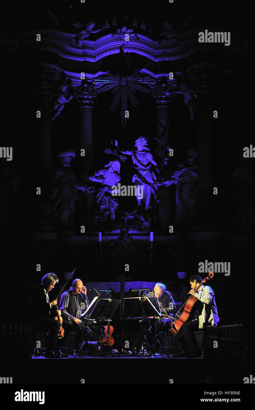 Hank dutt viola sunny yang cello hi-res stock photography and images ...