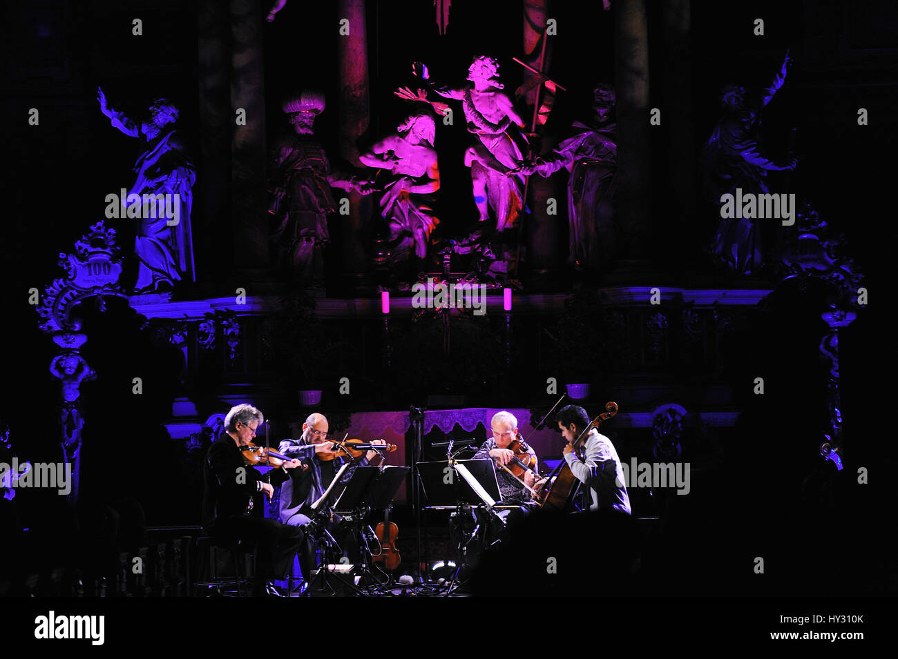 Hank dutt viola sunny yang cello hi-res stock photography and images ...