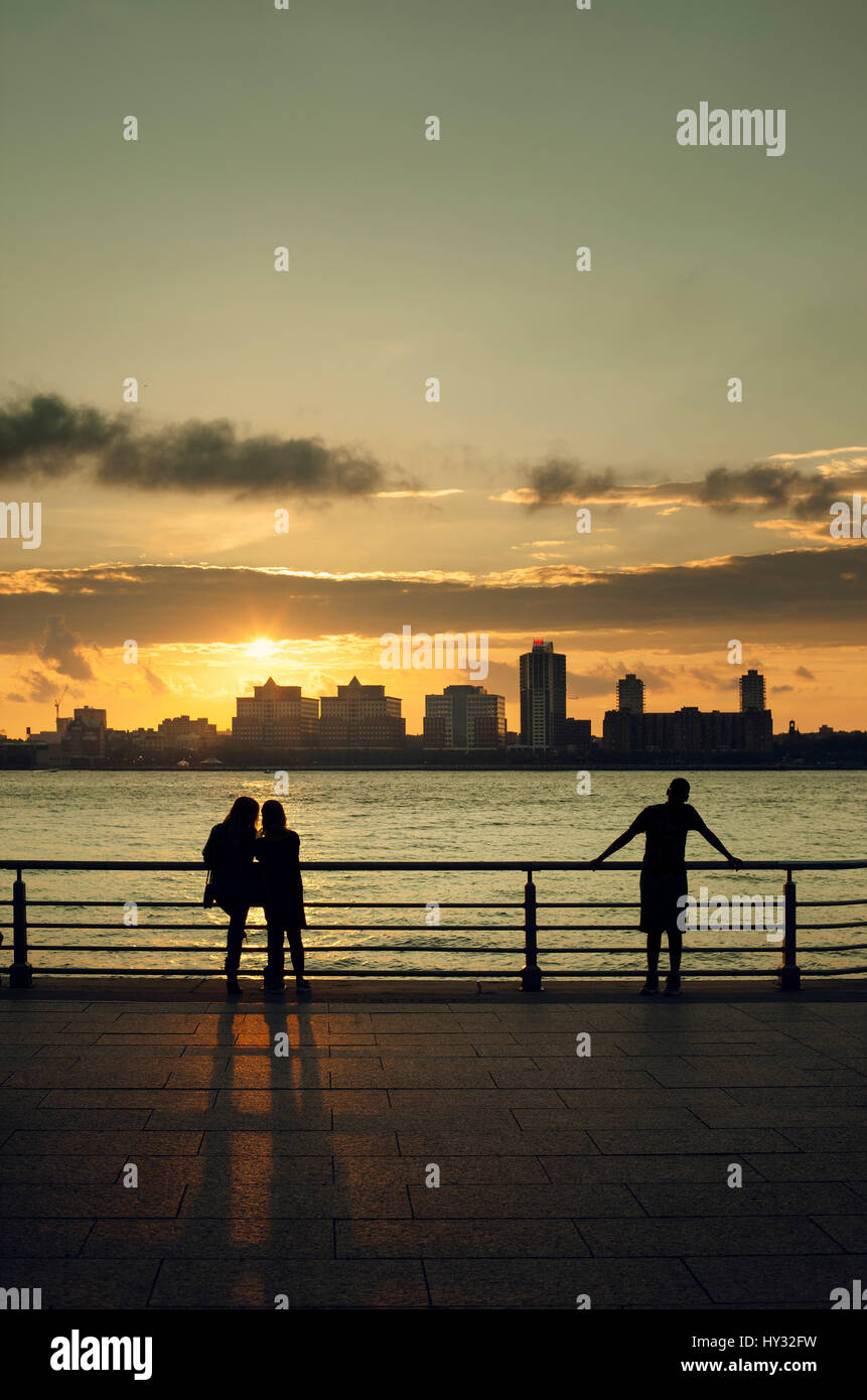 People looking over city hi-res stock photography and images - Alamy