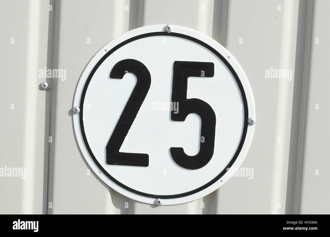 25 km h hi-res stock photography and images - Alamy