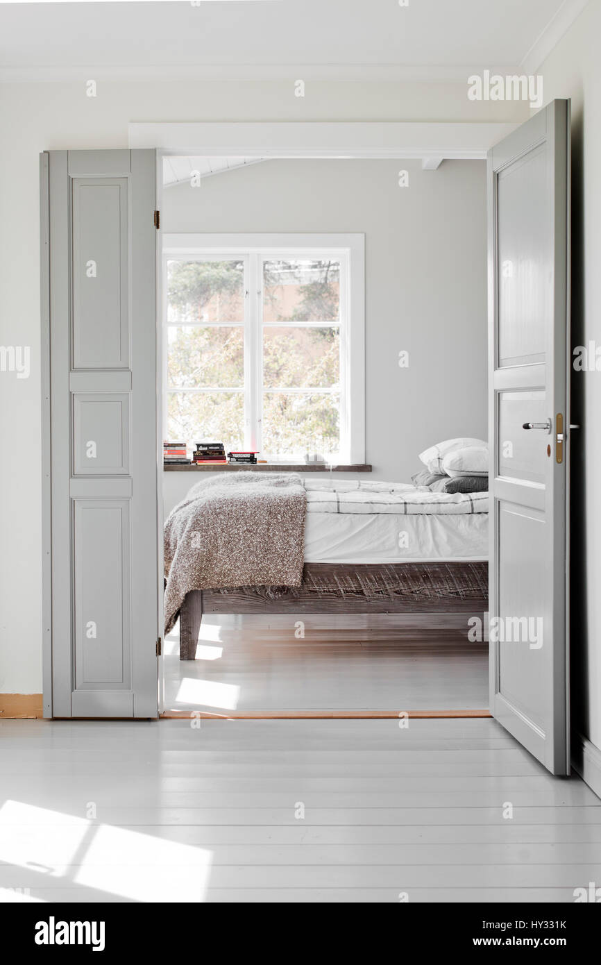 Bedrooms door hi-res stock photography and images - Alamy