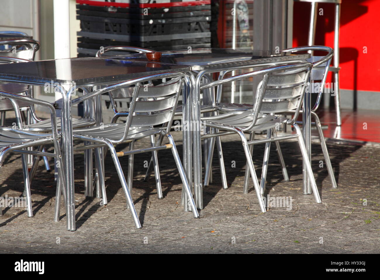 Silver metal chair hi-res stock photography and images - Alamy
