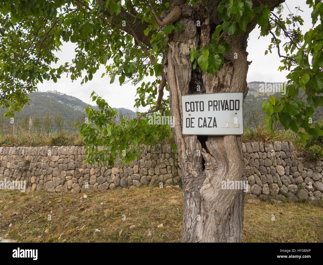 Hunting reserved hi-res stock photography and images - Alamy