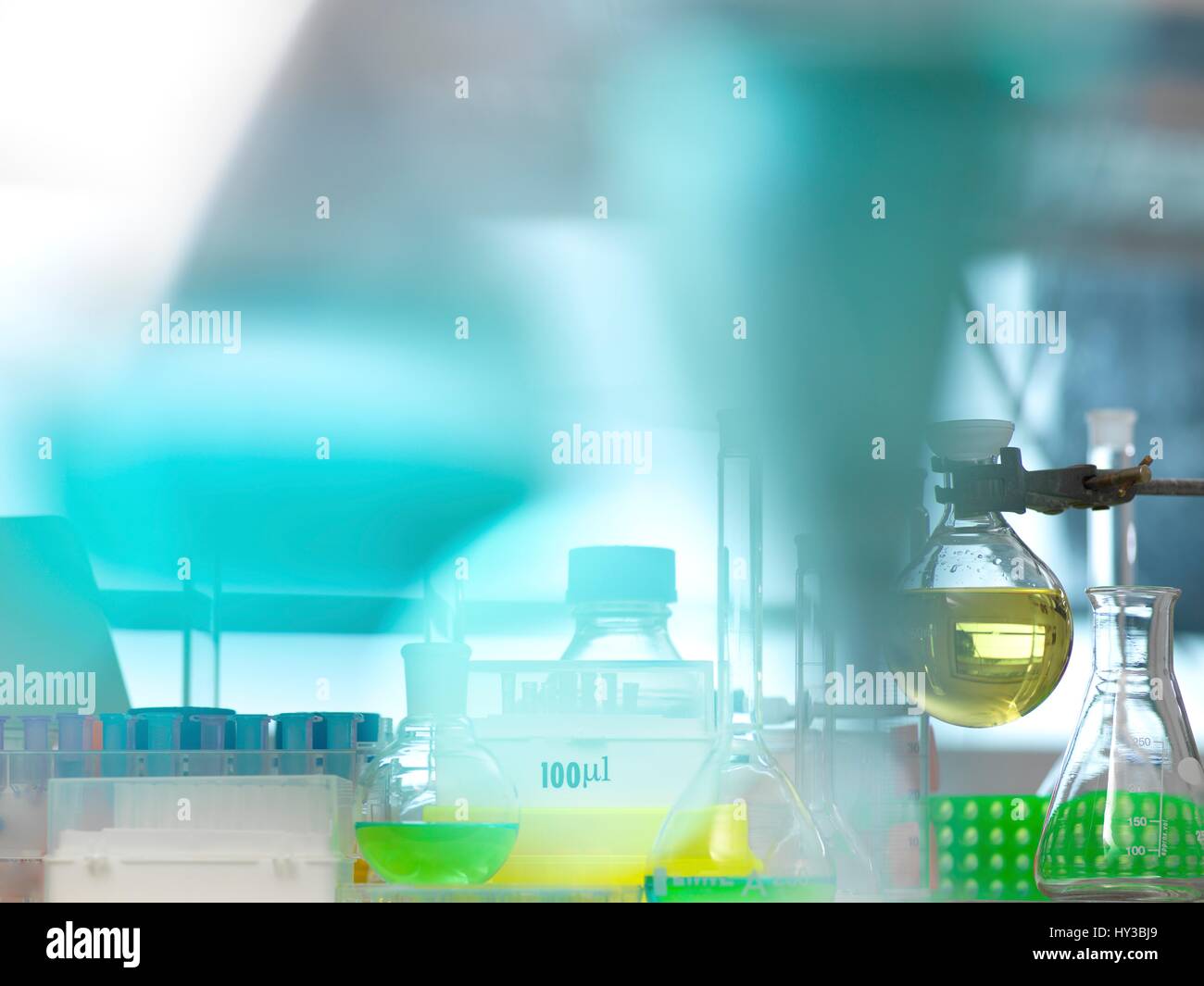 A chemical solution being tested in a laboratory Stock Photo - Alamy