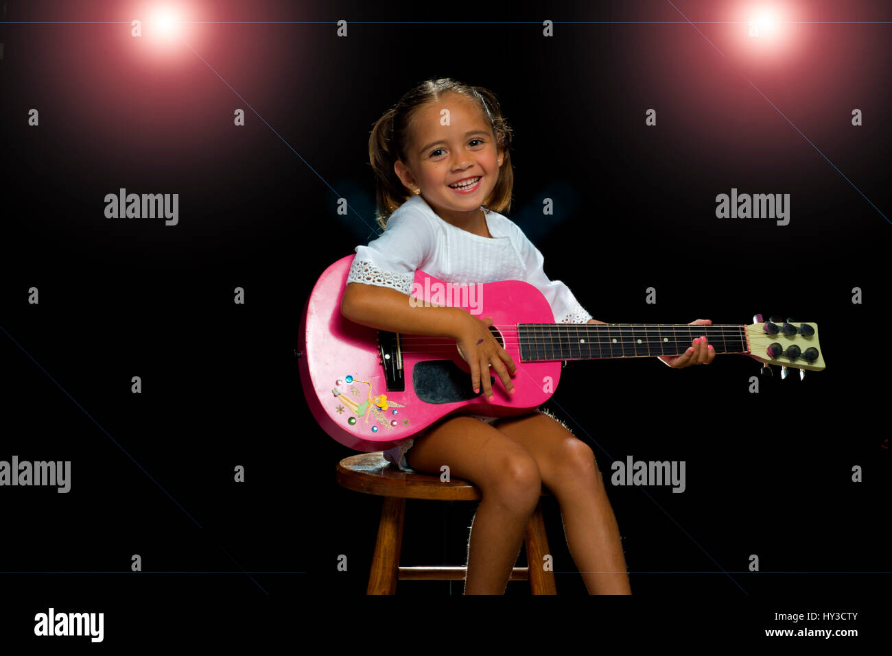 Girl singing stage hi-res stock photography and images - Alamy