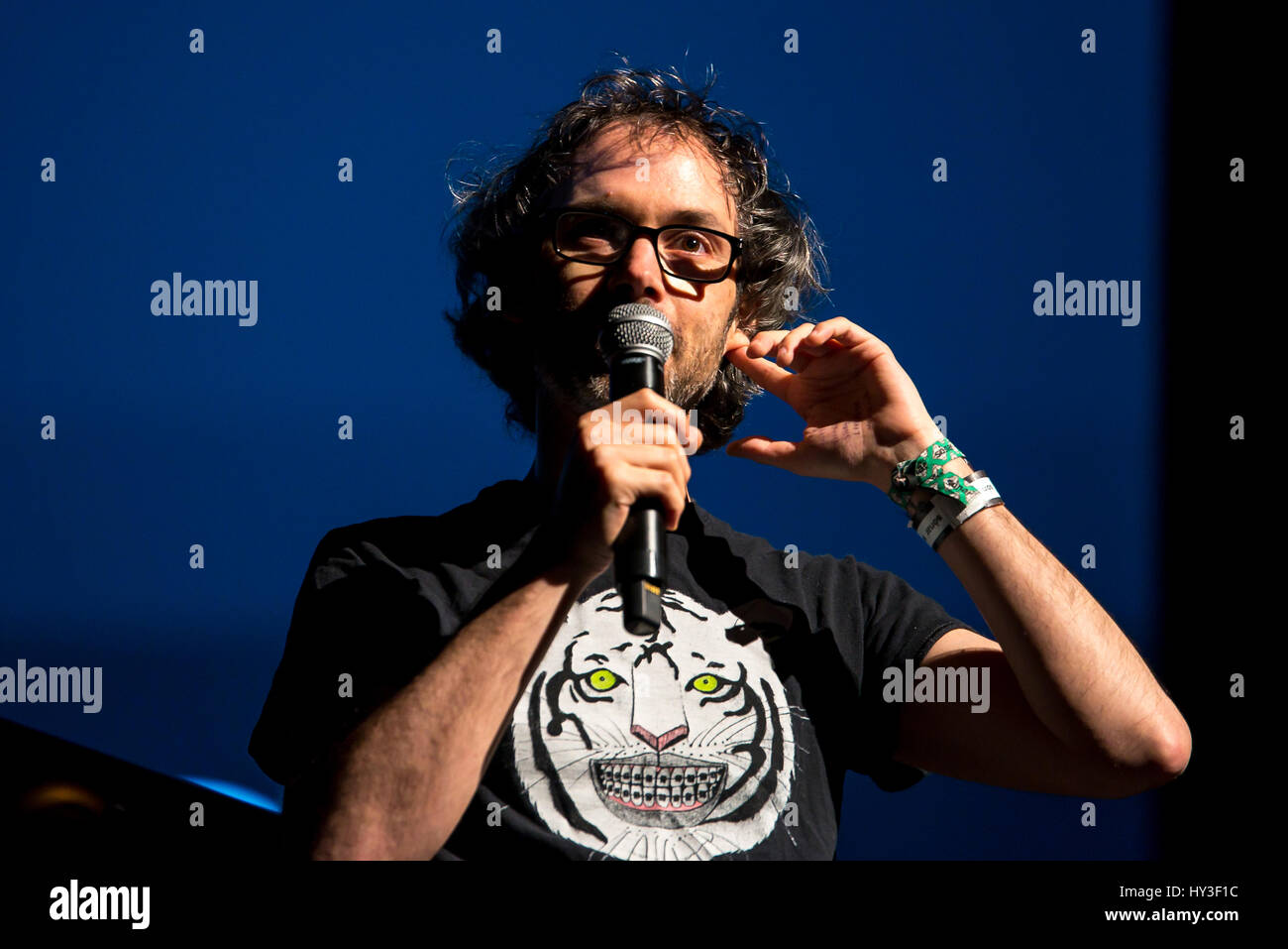 James rhodes piano hi-res stock photography and images - Alamy