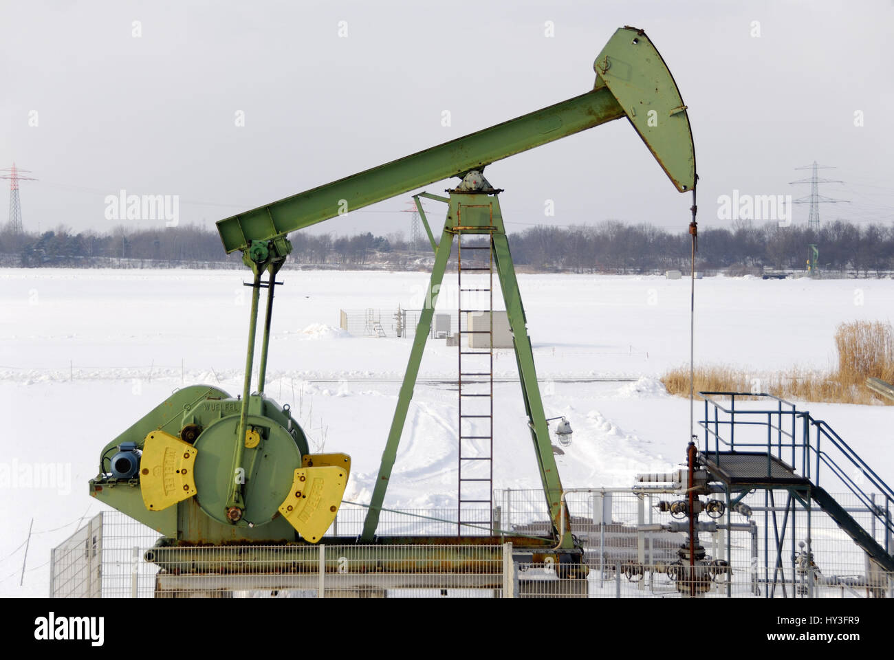Oil Conveyor Pumps High Resolution Stock Photography and Images - Alamy
