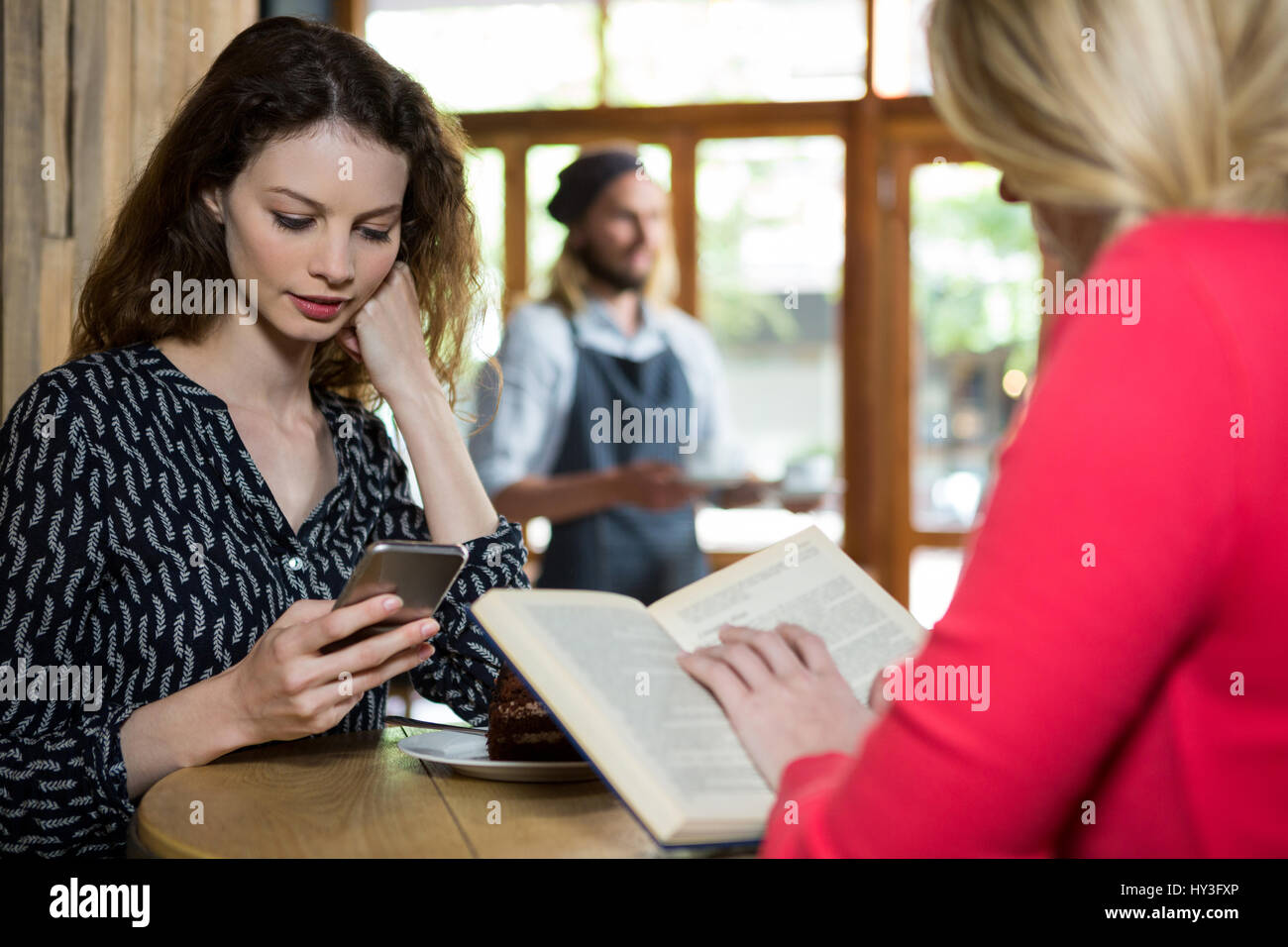 Women shocked book hi-res stock photography and images - Alamy