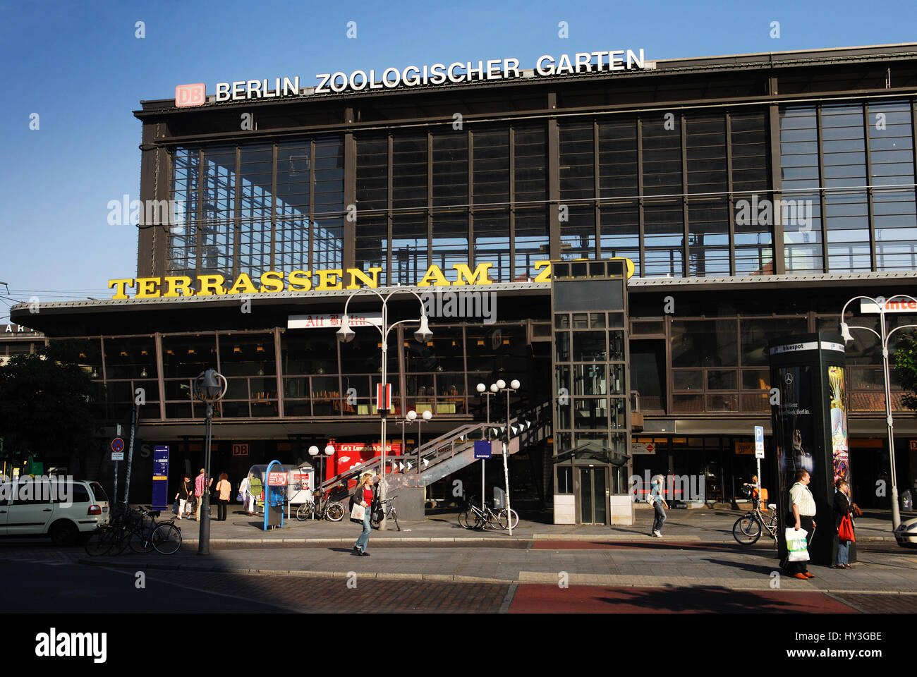 Subway zoo station berlin hi-res stock photography and images - Alamy