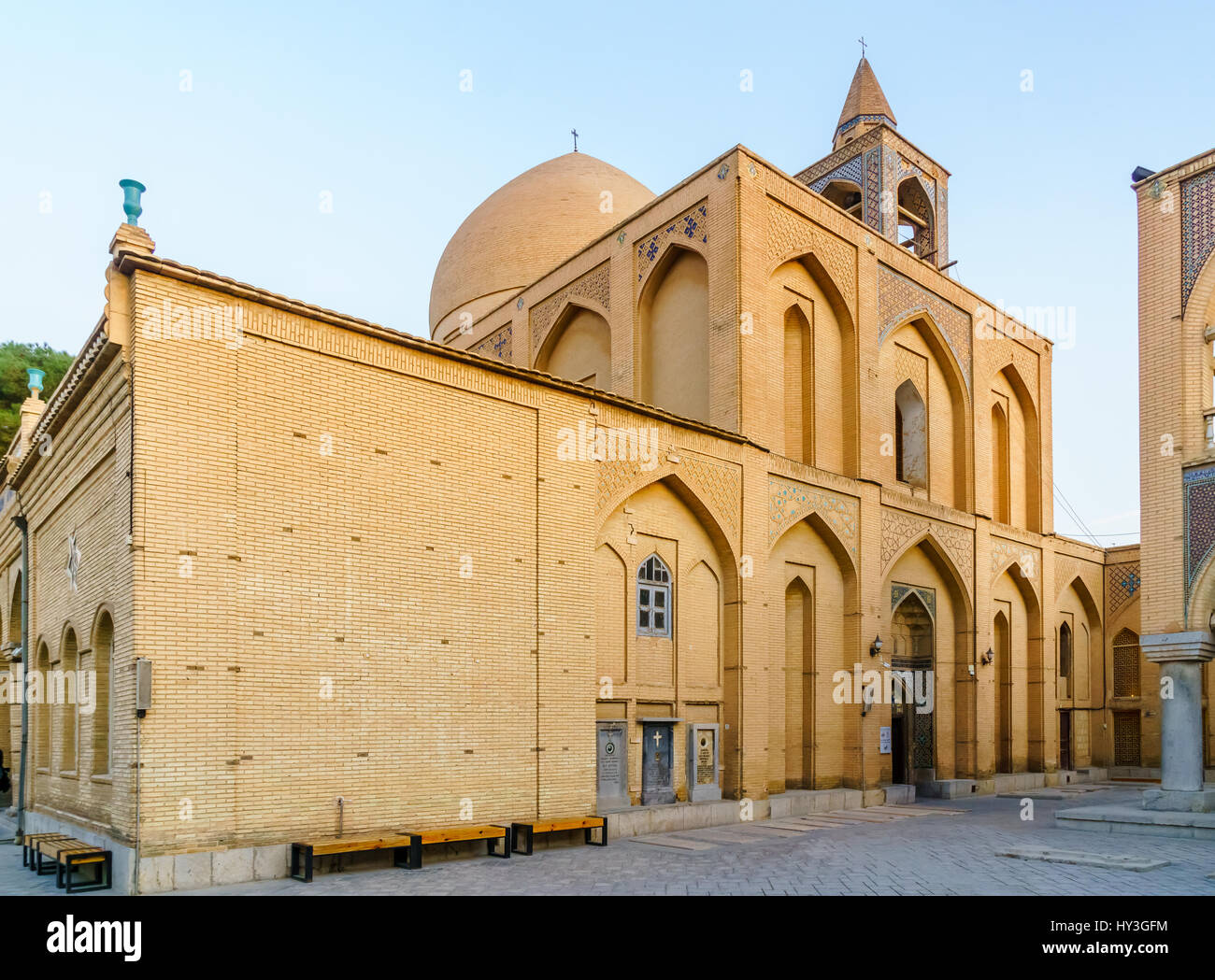 View on Orthodox Vank church in Isfahan Stock Photo - Alamy