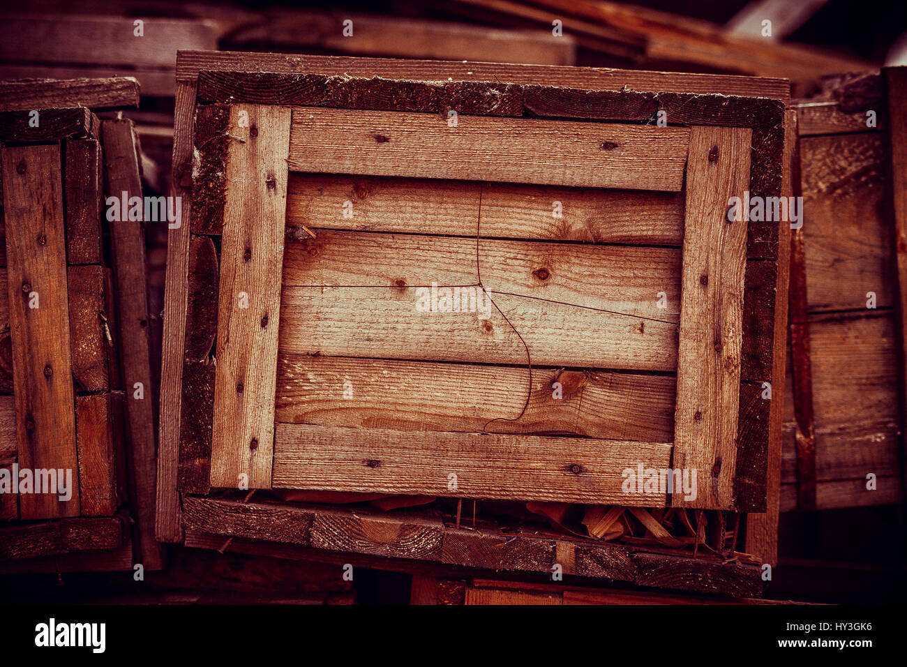 Plank crate hi-res stock photography and images - Alamy
