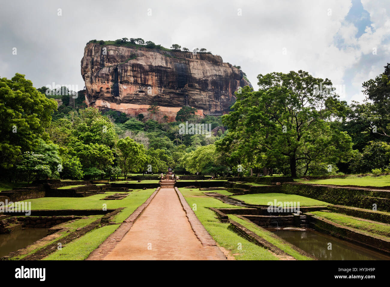 Sri lanka gate temple hi-res stock photography and images - Alamy