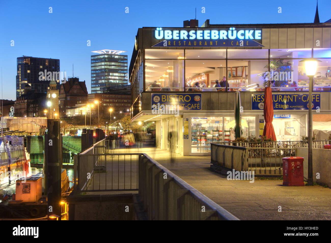 Hafenpromenade hi-res stock photography and images - Alamy