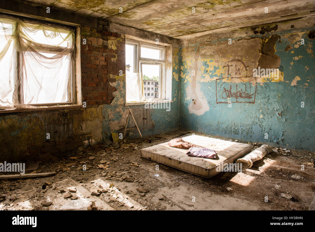 Hospital operating room in soviet hi-res stock photography and images ...