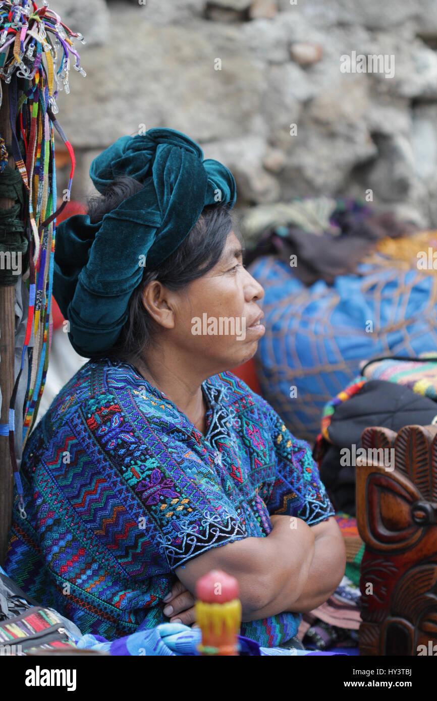 Guatemala girls in traditional clothing hi-res stock photography and ...