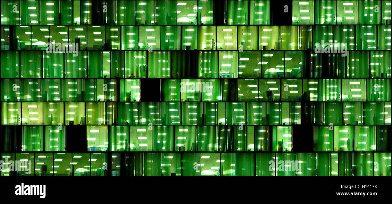 Chaotic urban building hi-res stock photography and images - Alamy