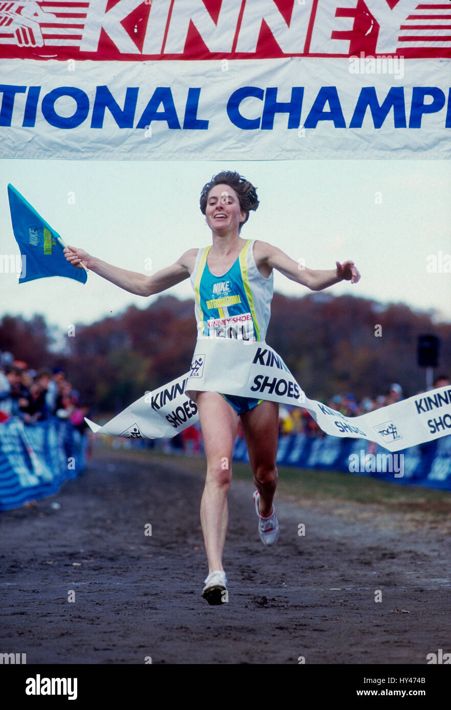 Lynn Jennings wins the 1990 TAC Cross Country Championships, Van ...