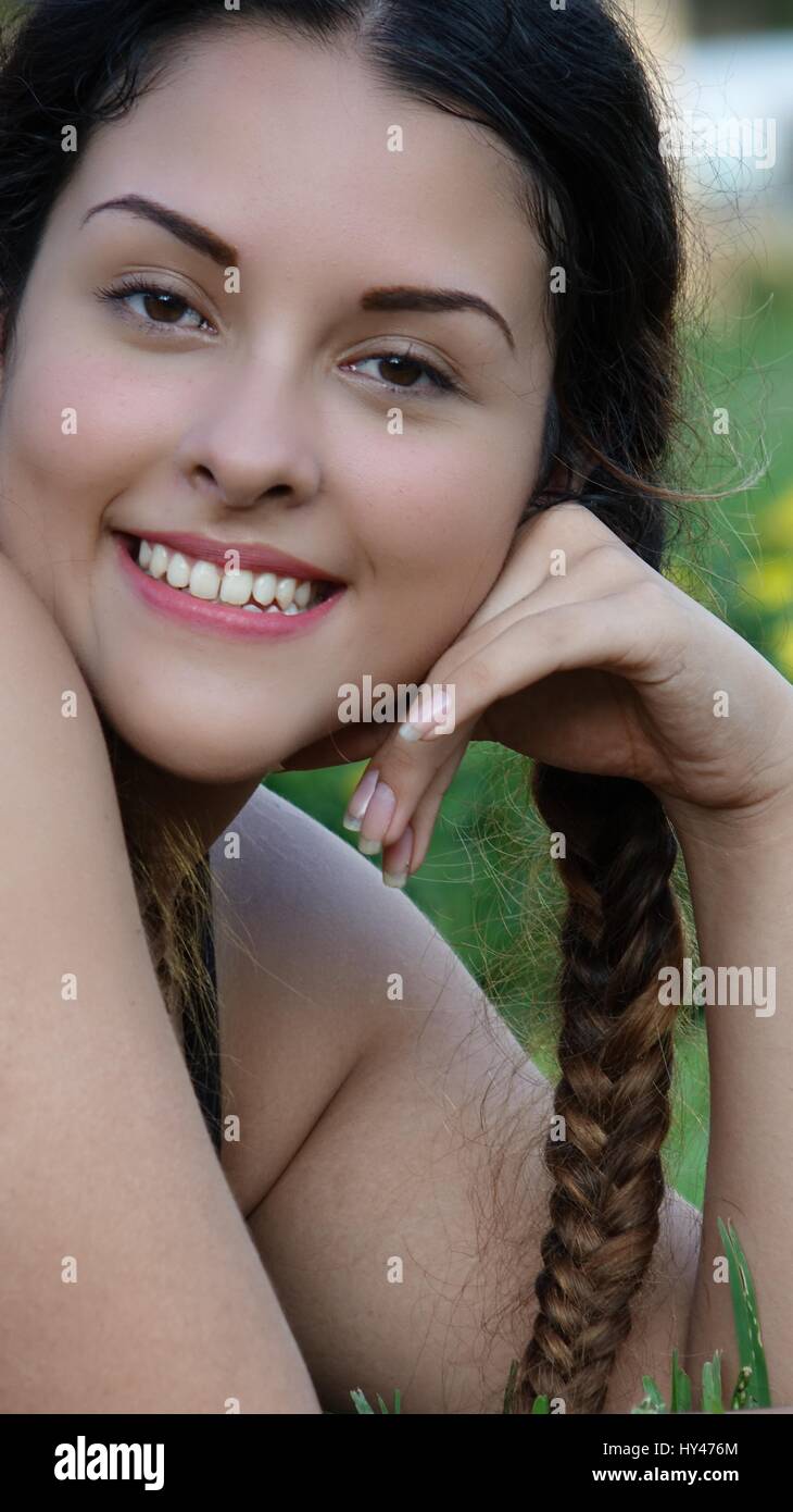 Pretty girl hi-res stock photography and images - Alamy