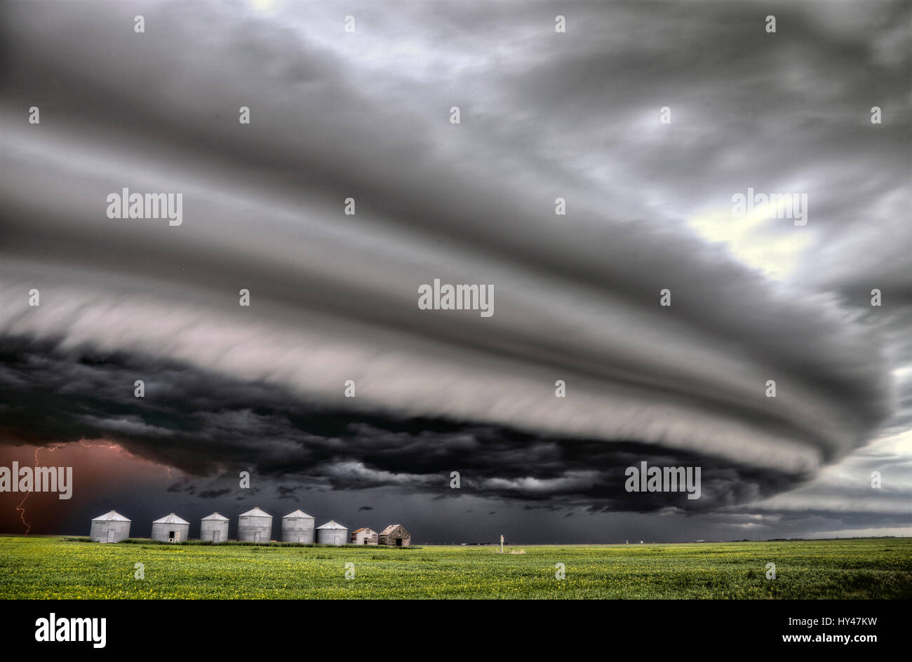 Storm Clouds Saskatchewan shelf cloud ominous warning Stock Photo - Alamy