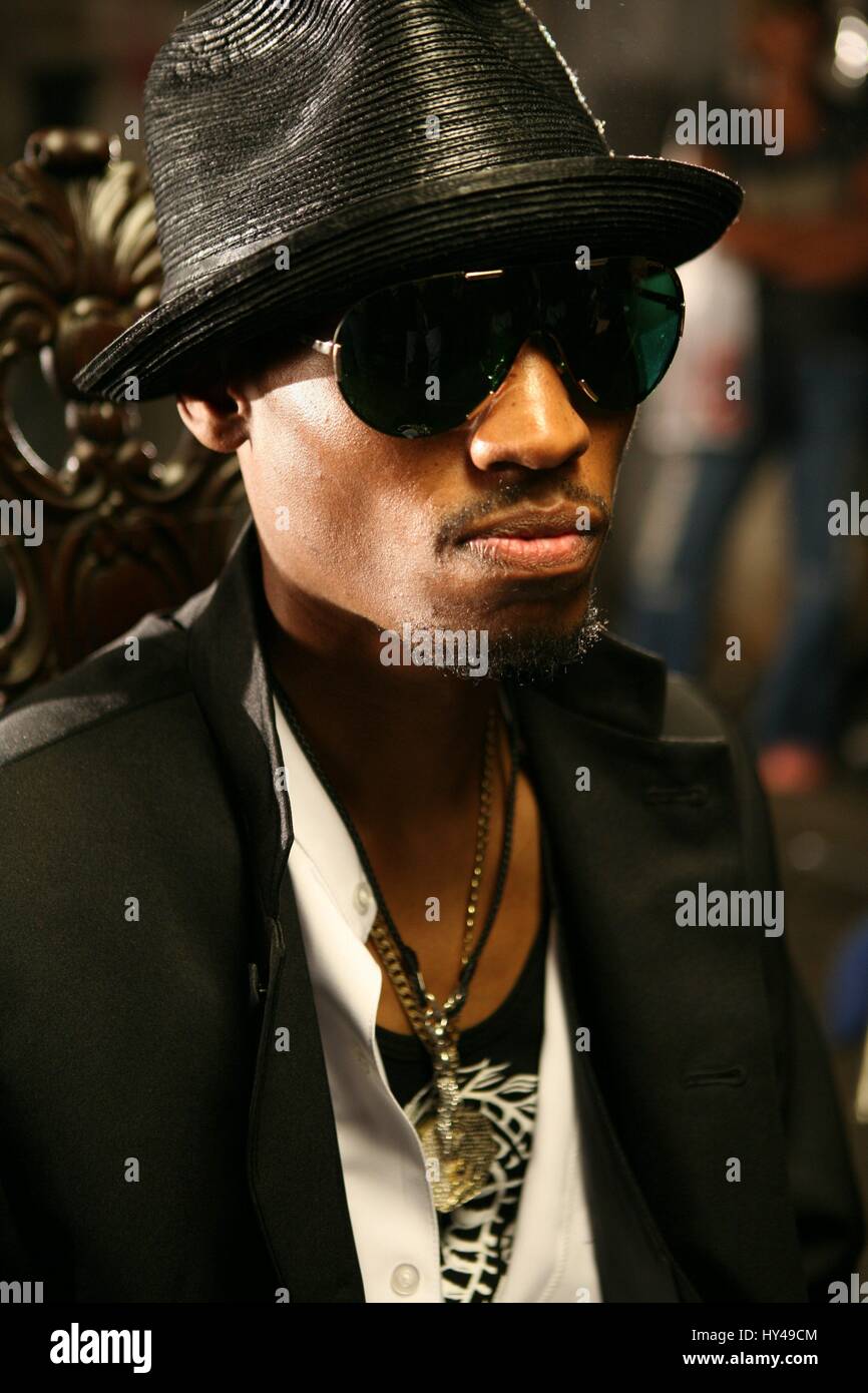 Ying yang twins hi-res stock photography and images - Alamy