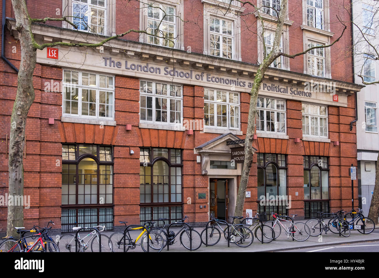 London school of economics building hi-res stock photography and images - Alamy