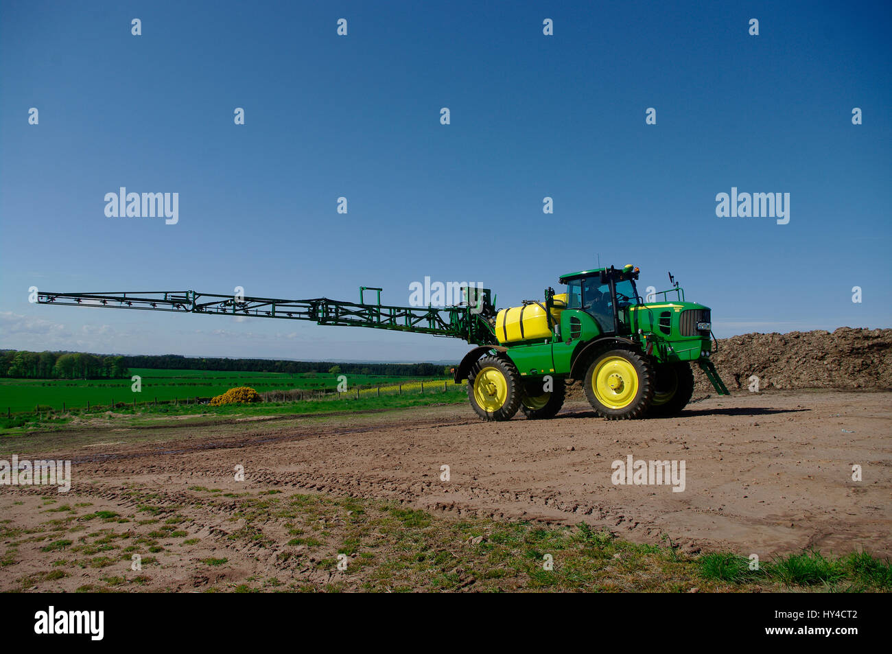 John Deere 5430i crop sprayer Stock Photo - Alamy