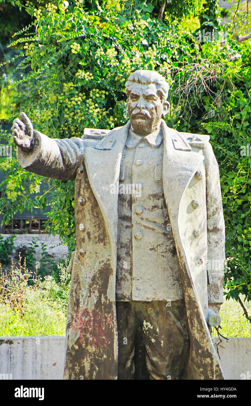 Stalin statue hi-res stock photography and images - Alamy