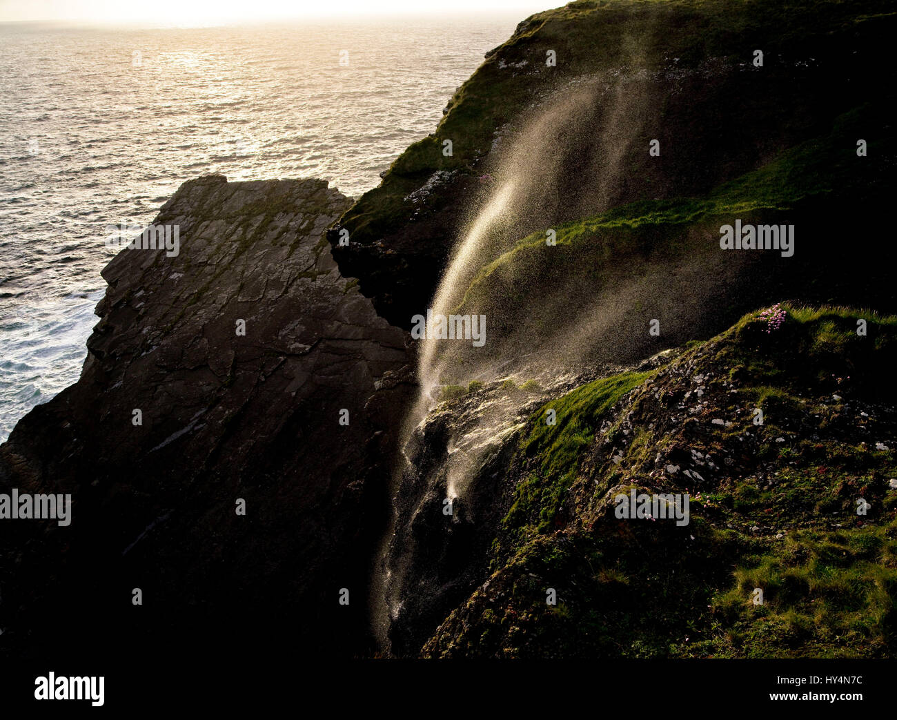 Ireland, County Clare, Waterfall on the Irish Sea with Gischtfahne ...