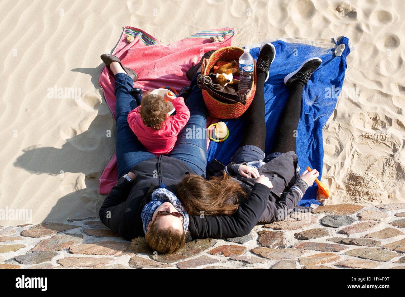 Children Sunbathing High Resolution Stock Photography and Images - Alamy