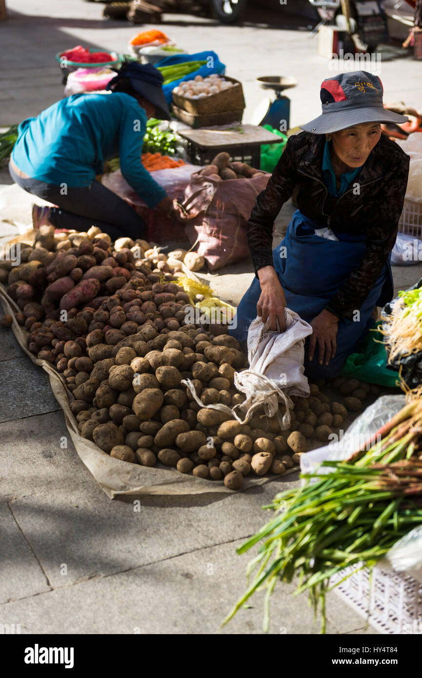 Lhasa, Old Town, Market Stock Photo - Alamy