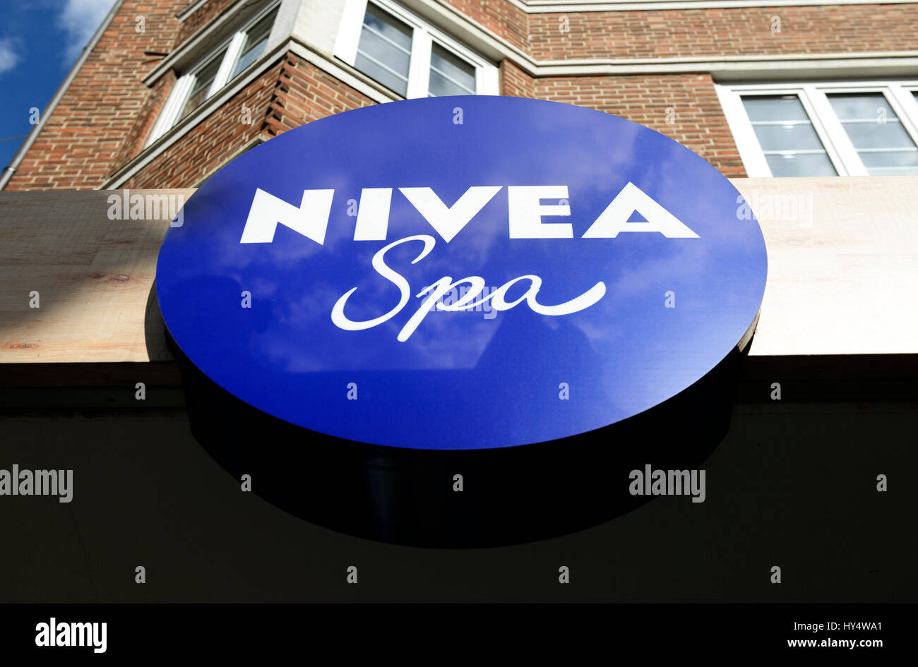 Logo nivea hi-res stock photography and images - Alamy