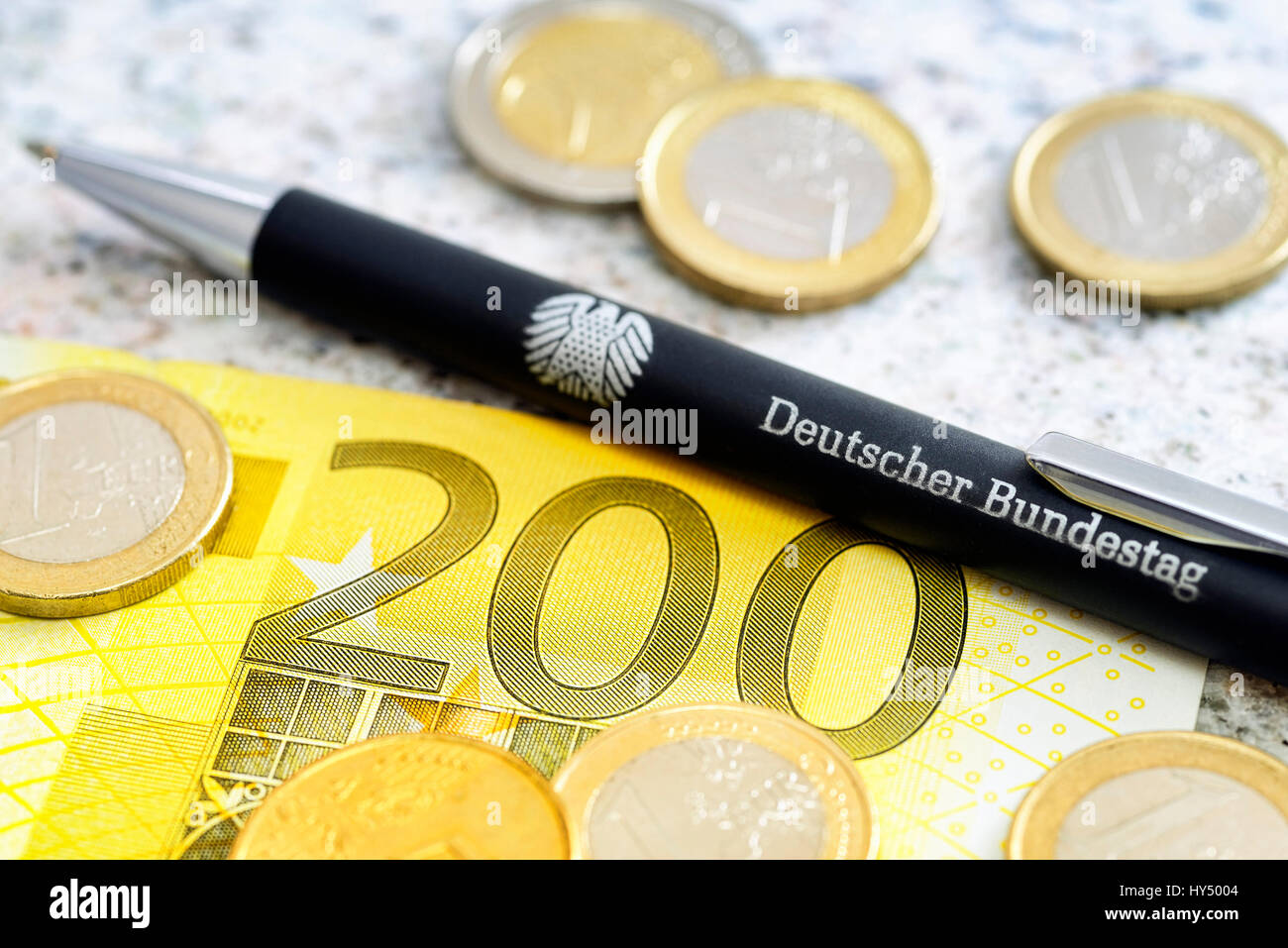 Ballpoint pen of the German Bundestag and money, parliamentary pay rise ...