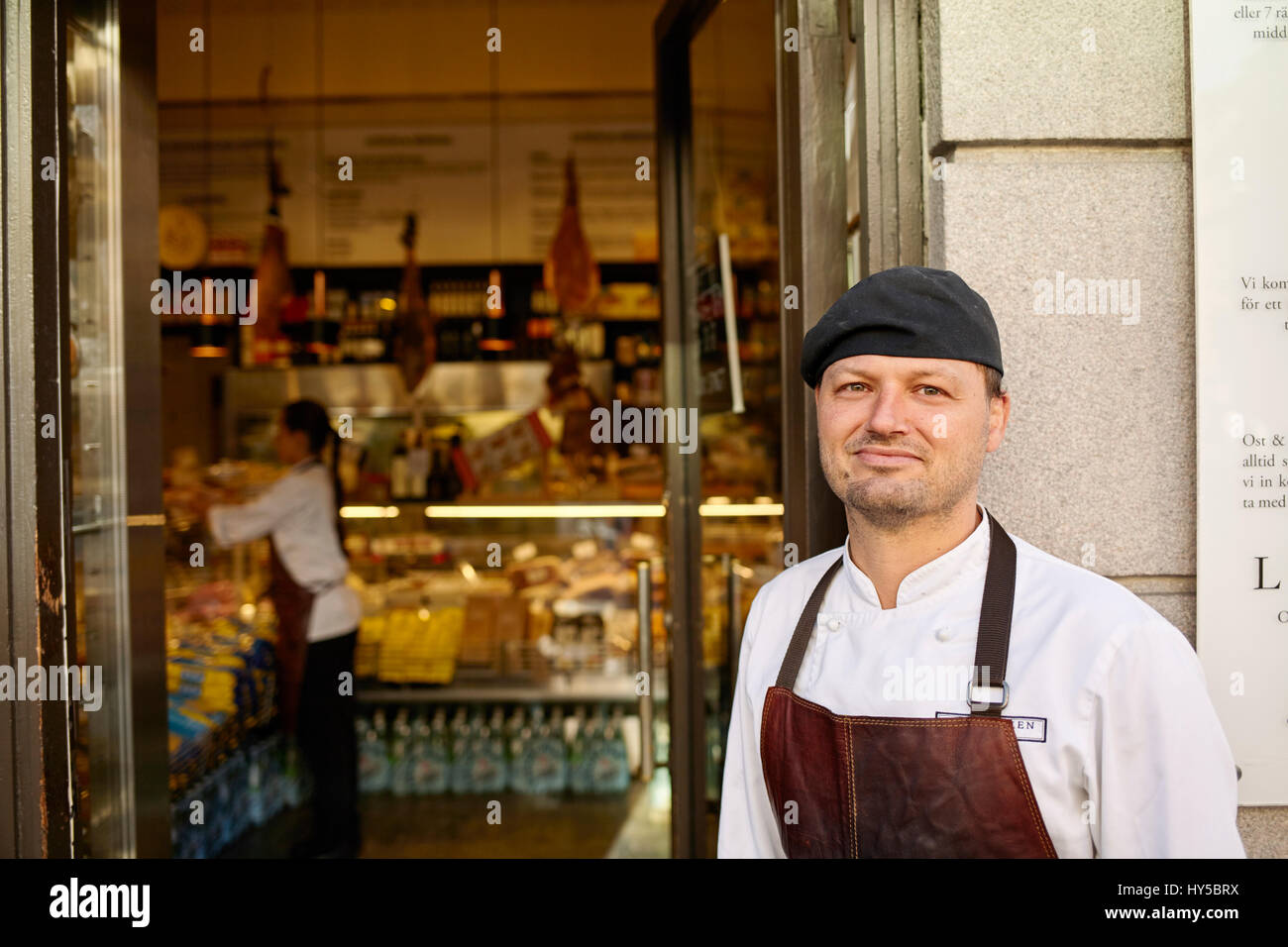 Small deli store front hi-res stock photography and images - Alamy