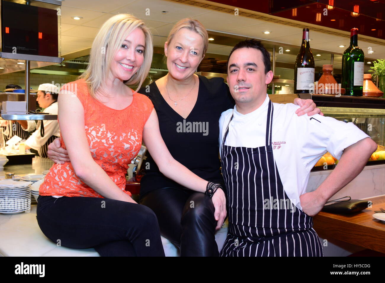 Beth Jones hosts an intimate VIP dinner with a group of celebrity ...