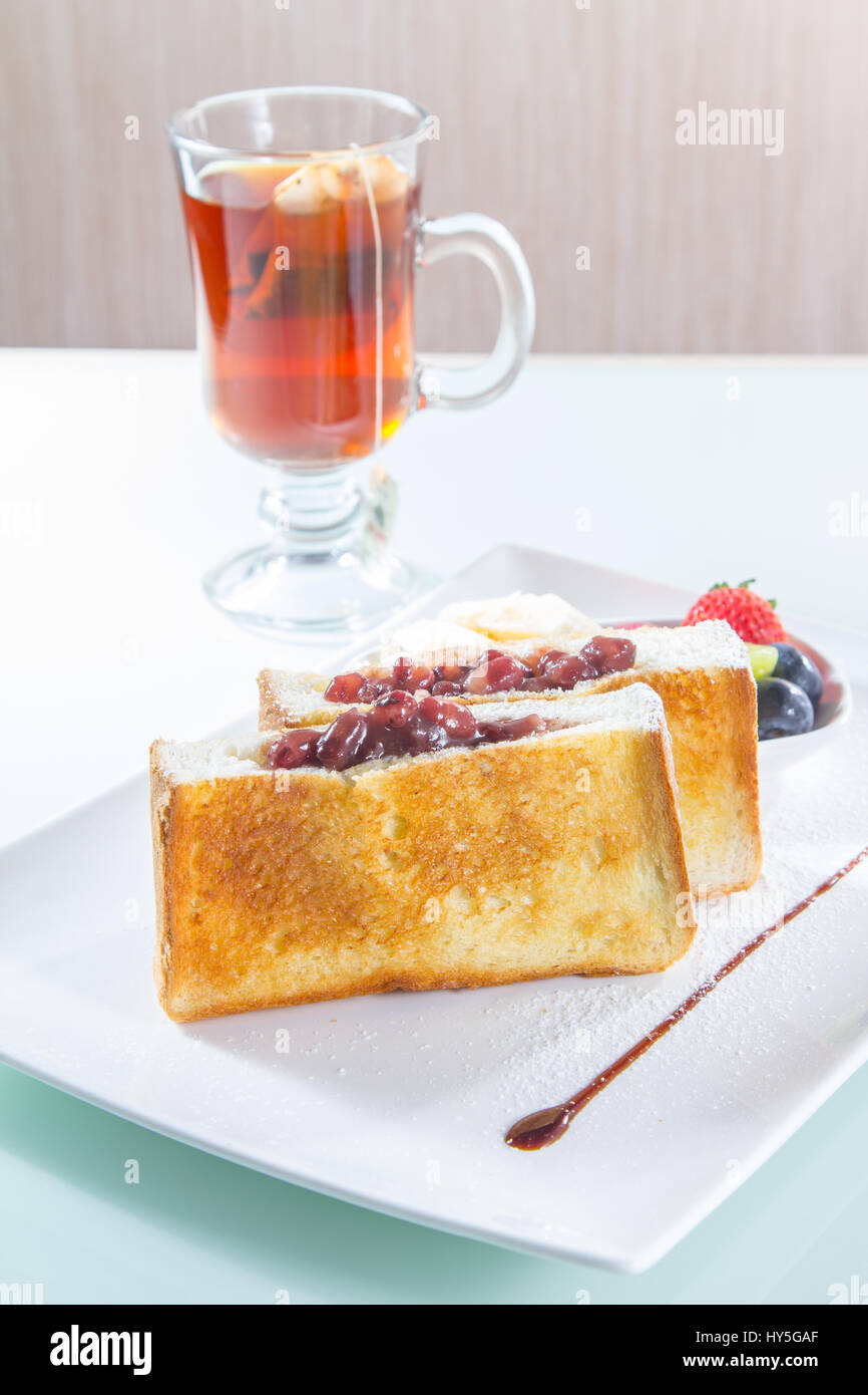 bread and toast Stock Photo - Alamy