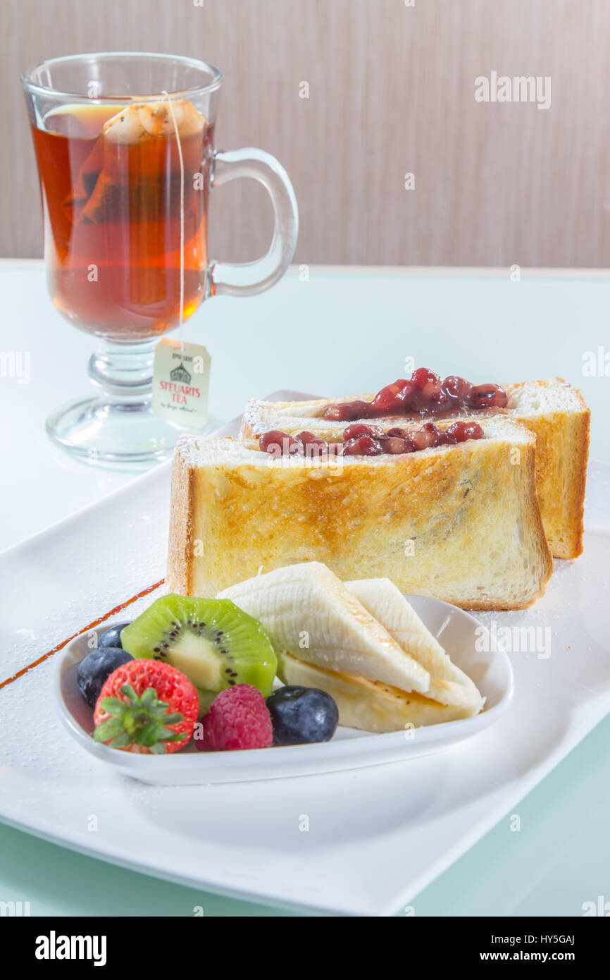 bread and toast Stock Photo - Alamy