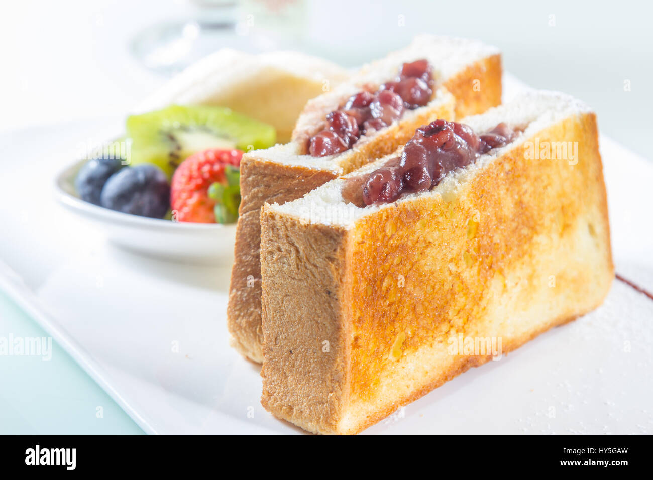 bread and toast Stock Photo - Alamy