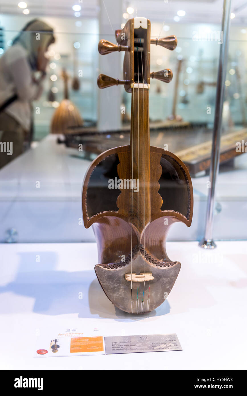 Iran traditional instrument hi-res stock photography and images - Alamy