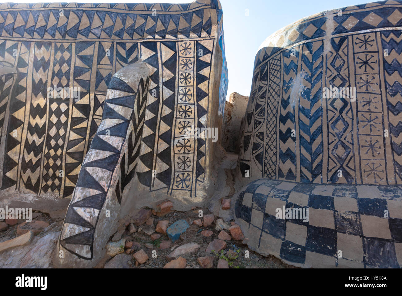 Tiebelè, the royal court made by painted kassena houses, Burkina Faso ...