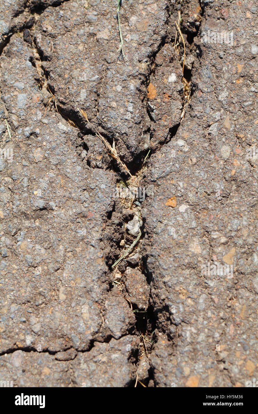 Lower road surface hi-res stock photography and images - Alamy