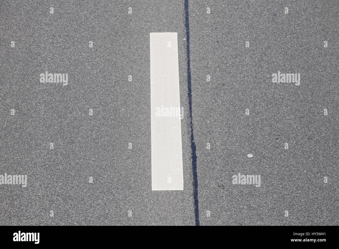 Midle Stripe of a Road Stock Photo - Alamy
