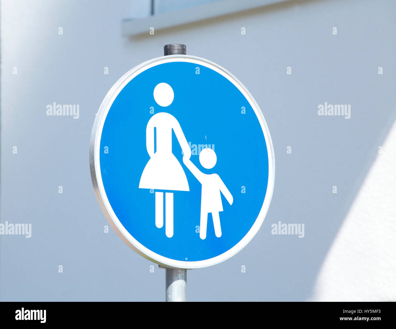 road sign pedestrian's way Stock Photo - Alamy
