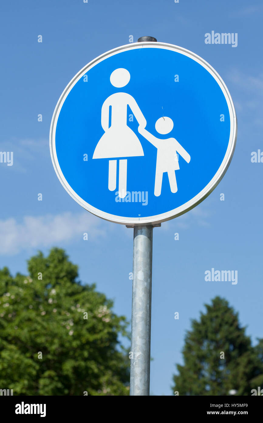 road sign pedestrian's way Stock Photo - Alamy