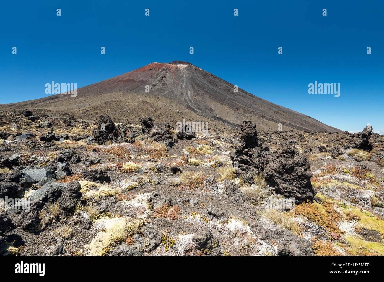 Mount Ngauruhoe, active volcano, volcanic landscape, Tongariro Alpine ...