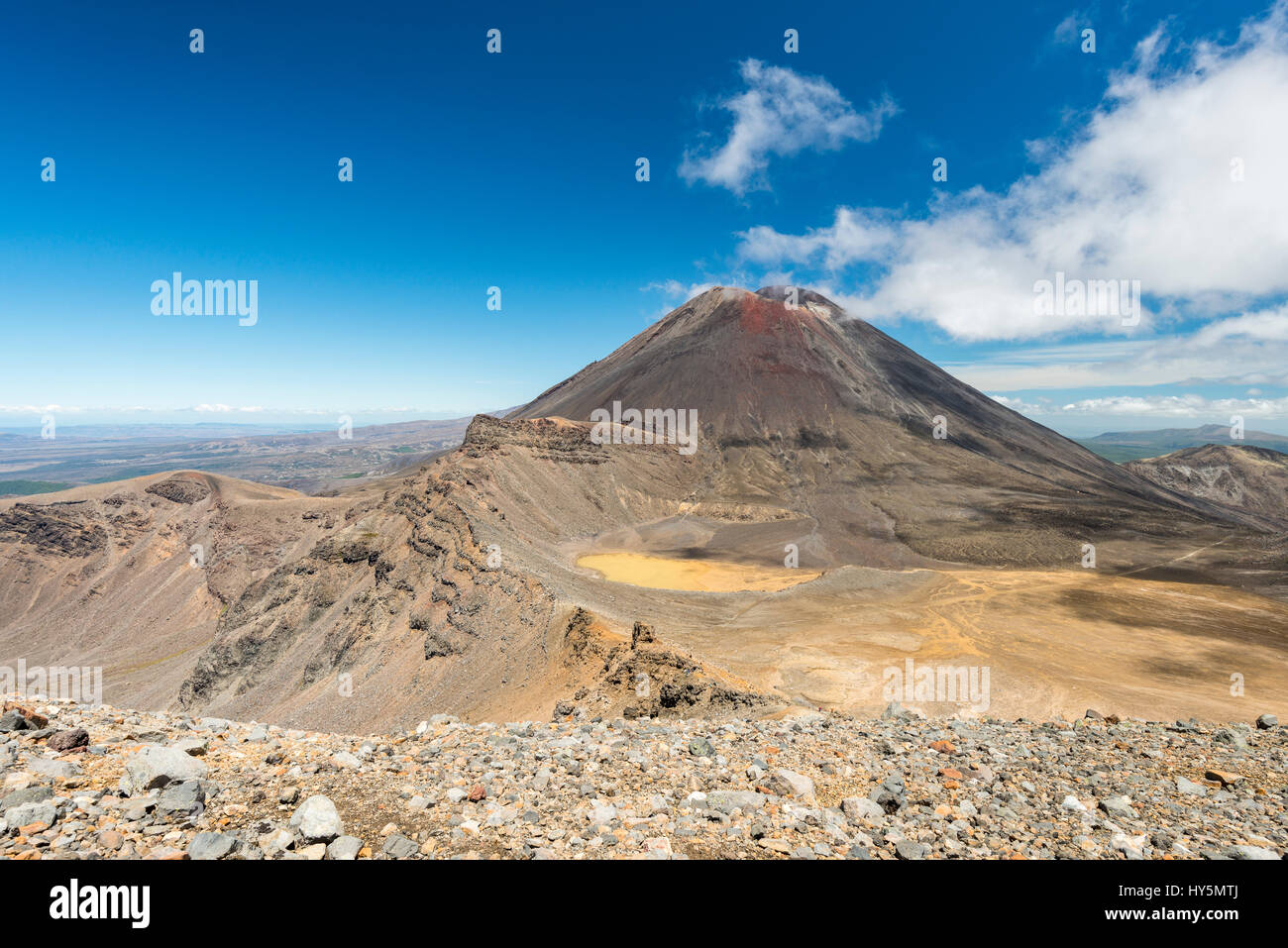 Mount Ngauruhoe, active volcano, volcanic landscape, Tongariro Alpine ...