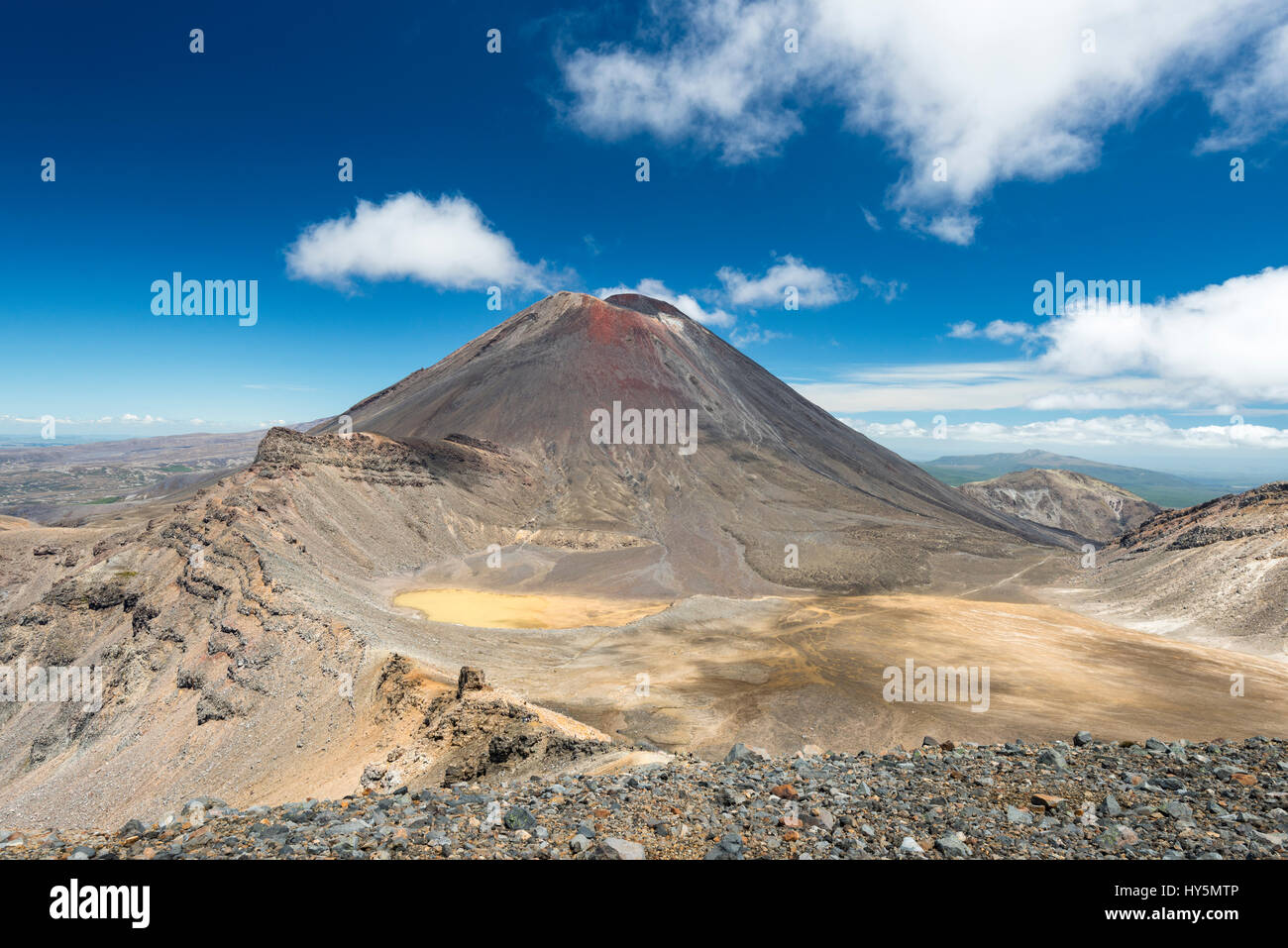 Mount Ngauruhoe, active volcano, volcanic landscape, Tongariro Alpine ...