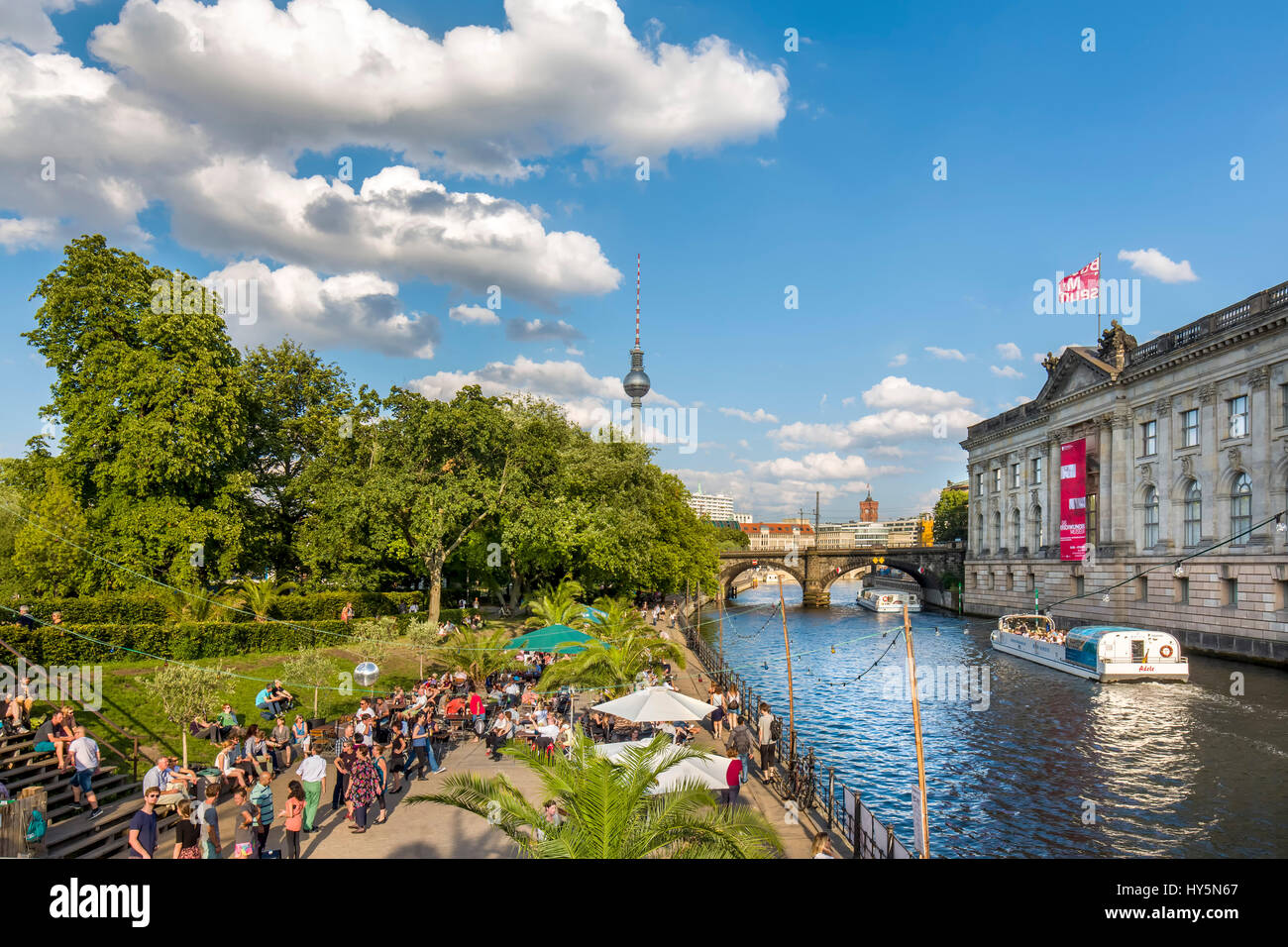Capital beach spree river berlin hi-res stock photography and images ...