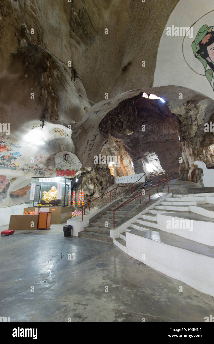 The Perak Tong. It is a Chinese Buddhist temple built within a ...